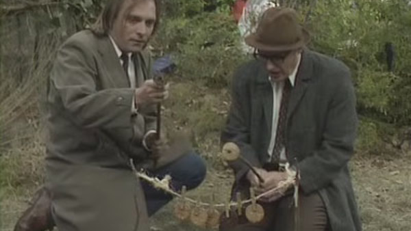 Bottom Season 2 Episode 6