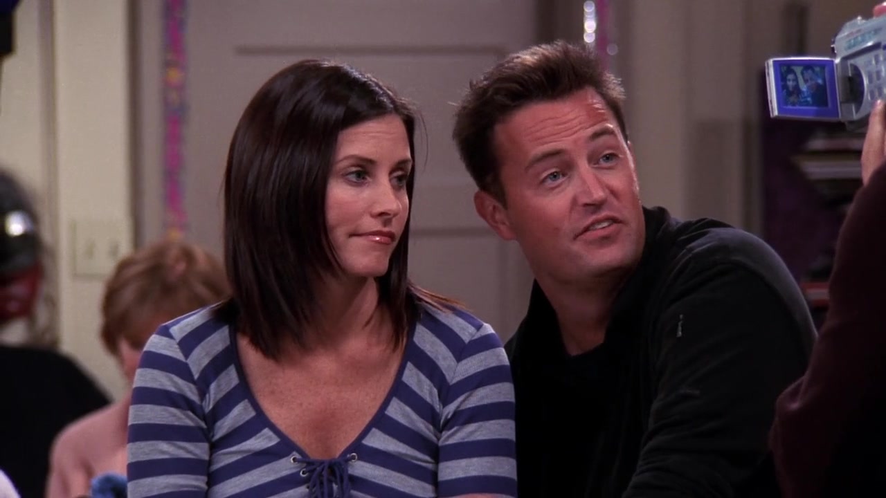 Screencaps of Friends Season 10 Episode 4
