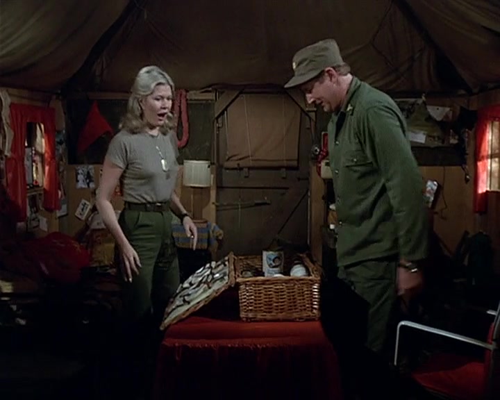 Screencaps of M*A*S*H Season 6 Episode 11