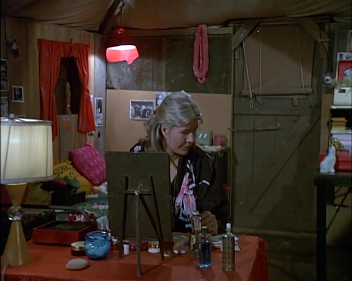 Screencaps of M*A*S*H Season 5 Episode 21