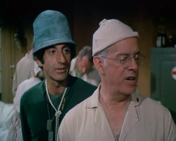 Screencaps of M*A*S*H Season 5 Episode 1