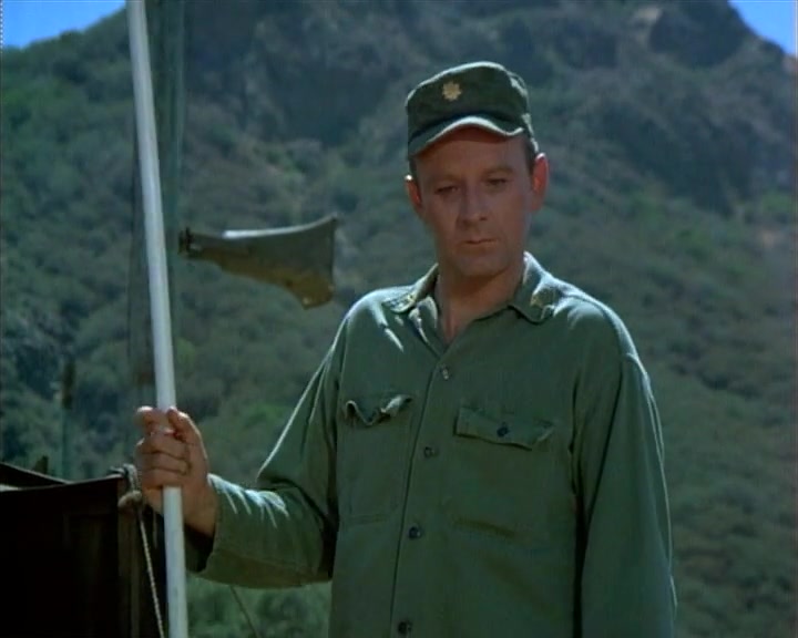 Screencaps of M*A*S*H Season 5 Episode 1