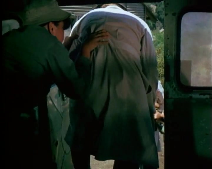 Screencaps of M*A*S*H Season 5 Episode 1