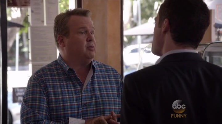 Screenshots of Modern Family Season 7 Episode 1