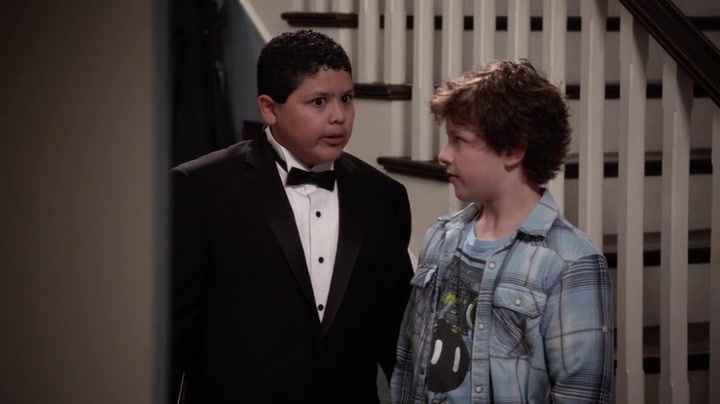 Screencaps of Modern Family Season 4 Episode 11