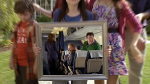 Screencaps of Modern Family Season 1 Episode 1