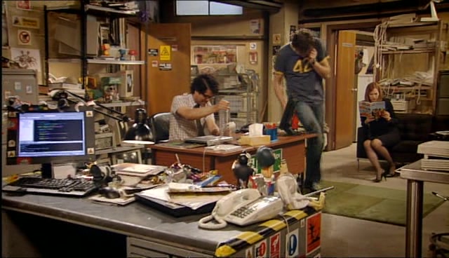 Screencaps of The IT Crowd Episode 6