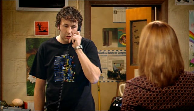 Screencaps of The IT Crowd Episode 4