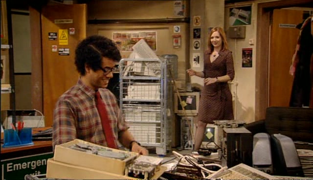 Screencaps of The IT Crowd Episode 4