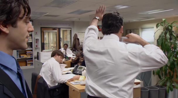 Screencaps of The Office (US) Season 1 Episode 1