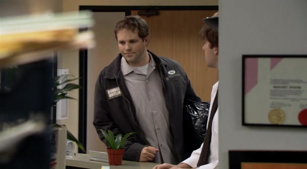 Screencaps of The Office (US) Season 1 Episode 1