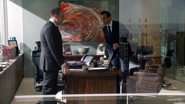 Screencaps of Suits Episode 5