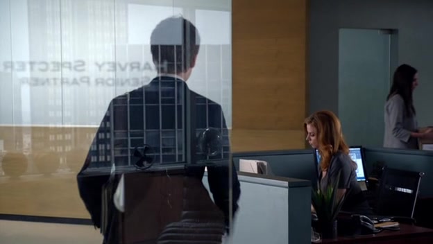 Screencaps of Suits Episode 3