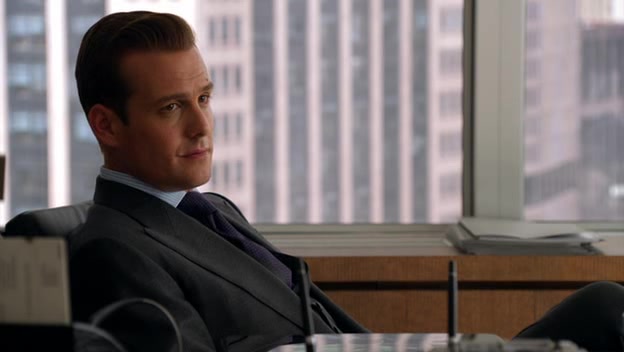 Screencaps of Suits Episode 3