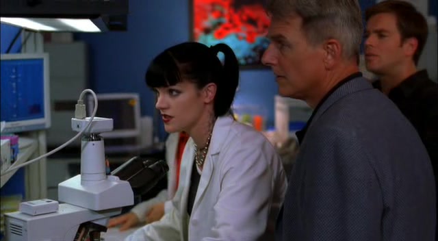 Screencaps of NCIS Season 1 Episode 2