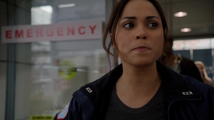 Screencaps of Chicago Fire Season 1 Episode 1