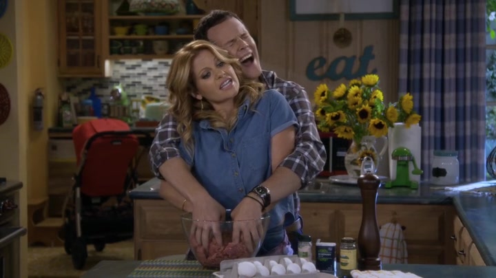 Screencaps of Fuller House Season 1 Episode 12