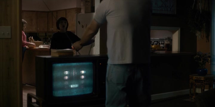 Screencaps of Stranger Things Season 1 Episode 1