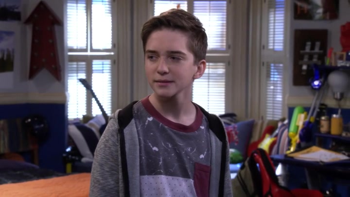 Screencaps of Fuller House Season 2 Episode 1