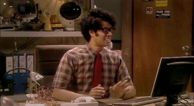Screencaps of The IT Crowd Season 2 Episode 2