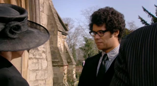 Screencaps of The IT Crowd Season 2 Episode 2