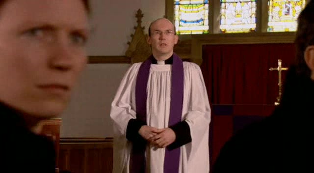Screencaps of The IT Crowd Season 2 Episode 2