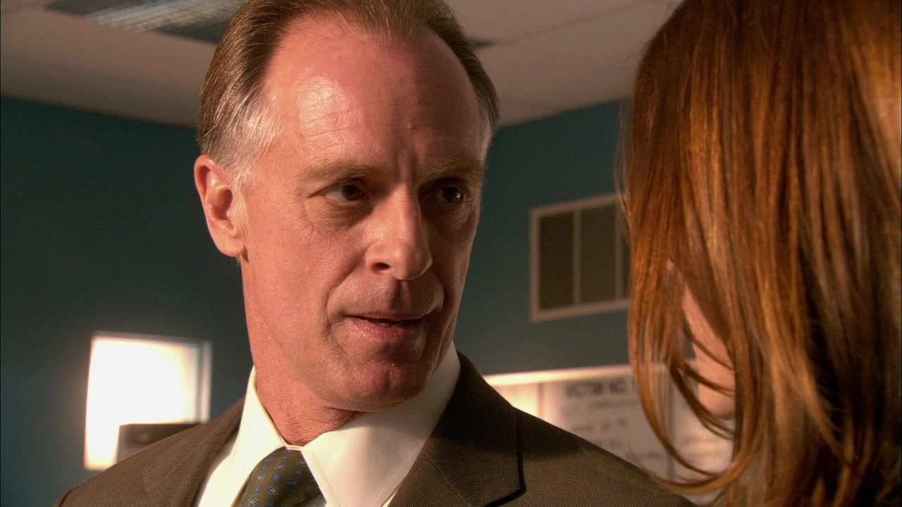 Screencaps of Dexter Season 2 Episode 9