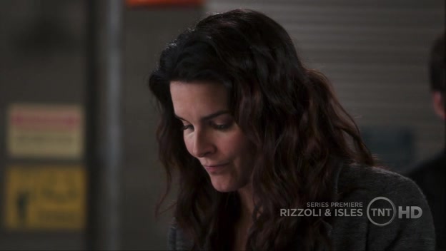 Screencaps of Rizzoli & Isles Season 1 Episode 1