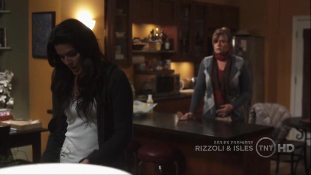 Screencaps of Rizzoli & Isles Season 1 Episode 1