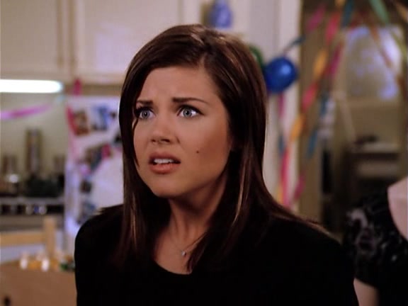 Screencaps of Beverly Hills, 90210 Season 8 Episode 25