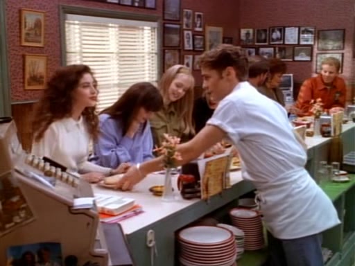 Screencaps of Beverly Hills, 90210 Episode 14