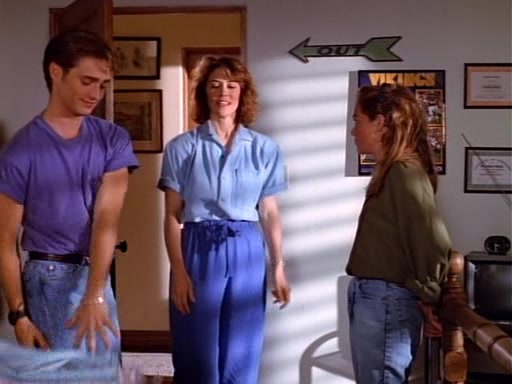 Screencaps of Beverly Hills, 90210 Season 1 Episode 4