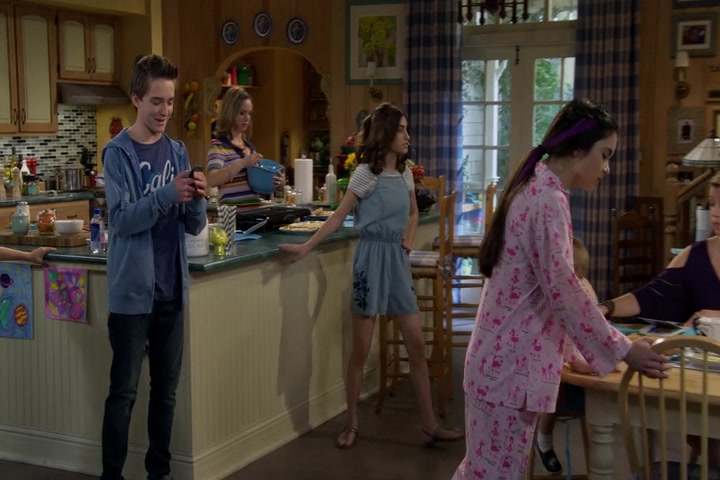 Screencaps of Fuller House Season 3 Episode 7