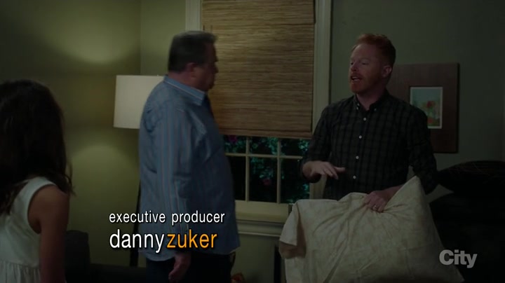 Screencaps of Modern Family Season 9 Episode 4