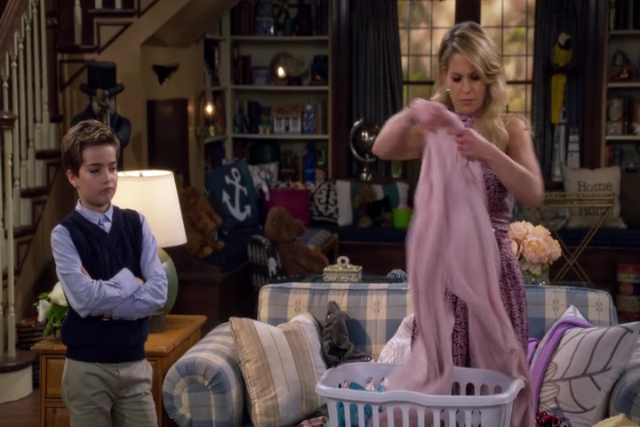 Screencaps of Fuller House Season 4 Episode 2