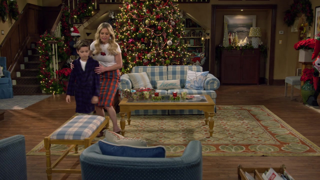 Screencaps of Fuller House Season 4 Episode 1
